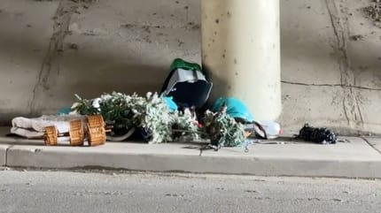 Noodstop op de snelweg: wat ze tussen het afval vinden, is ...