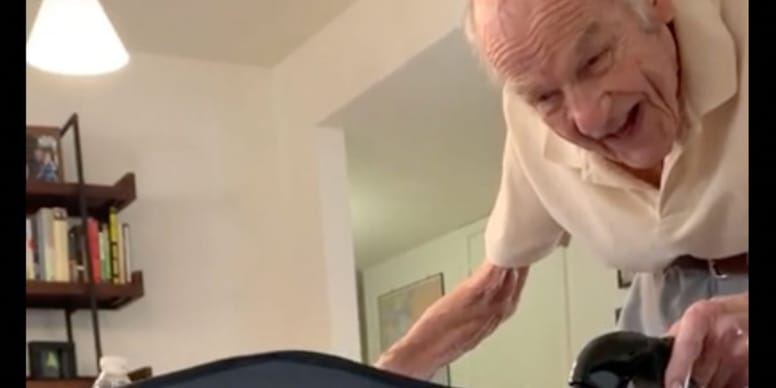 Opa wird 94 und niemand rechnet mit seinem einzigen Wunsch (Video)